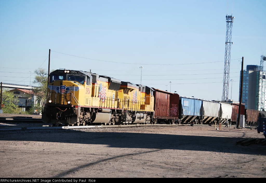 UP 3954 Point On A Freight From BNSF Line To The UP Line